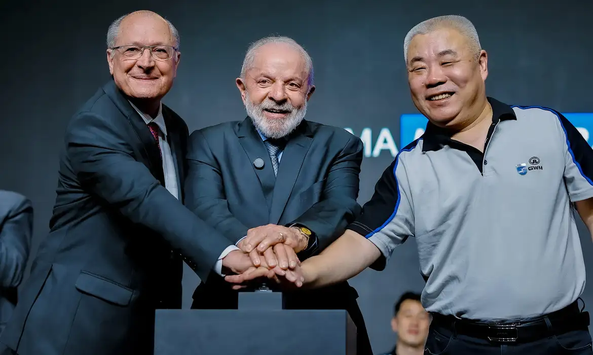 Em inauguração de montadora, Lula defende relação comercial com China ...